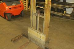 Machines Used | Hydraulic Straddle Stacker