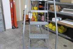 Machines Used | Uline Rolling Warehouse Stair, 450 CAP, 16" Wide ...