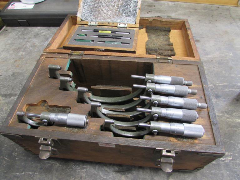 Machines Used Mitutoyo 0 6 Micrometer Set With Standards And Wooden Case
