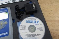 Omega OM-DAQPRO Datalogger with Software, Battery, Leads, Case & Manual ...