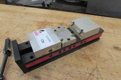 Machines Used | Chick QL4 4" Double Lock Machine Vise with Handle