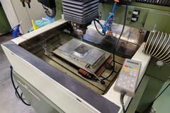 Makino EDNC 43-A8MA CNC Sinker Type EDM (Electrical Discharge Machine ...
