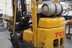 Machines Used | TCM FGC18-3L 2850lb Capacity LP Powered Fork Lift with ...
