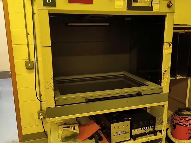 Machines Used | Revere Graphic Products 30" x 40" Exposure Booth with ...