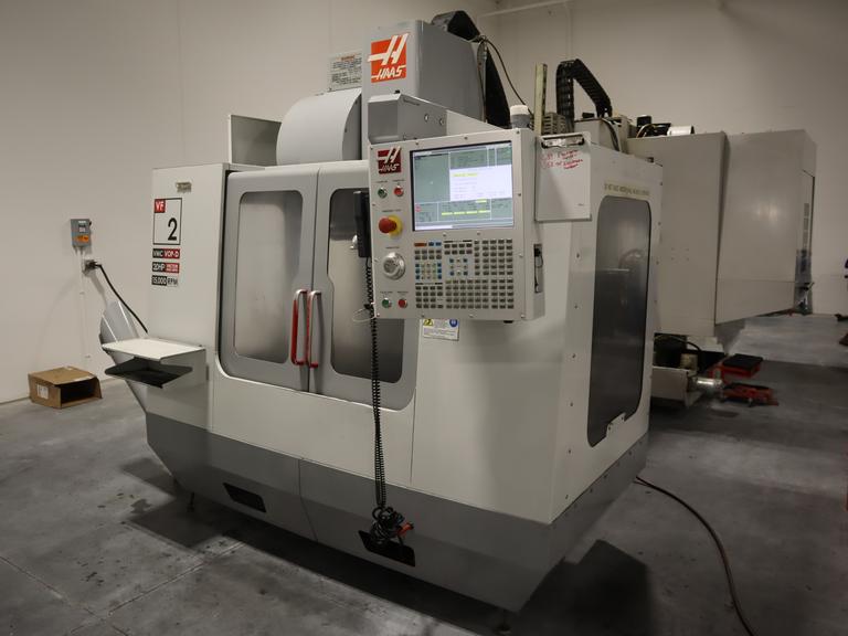 Haas VF 2 CNC Vertical Machining Center 30 X 16 X 20 Travels